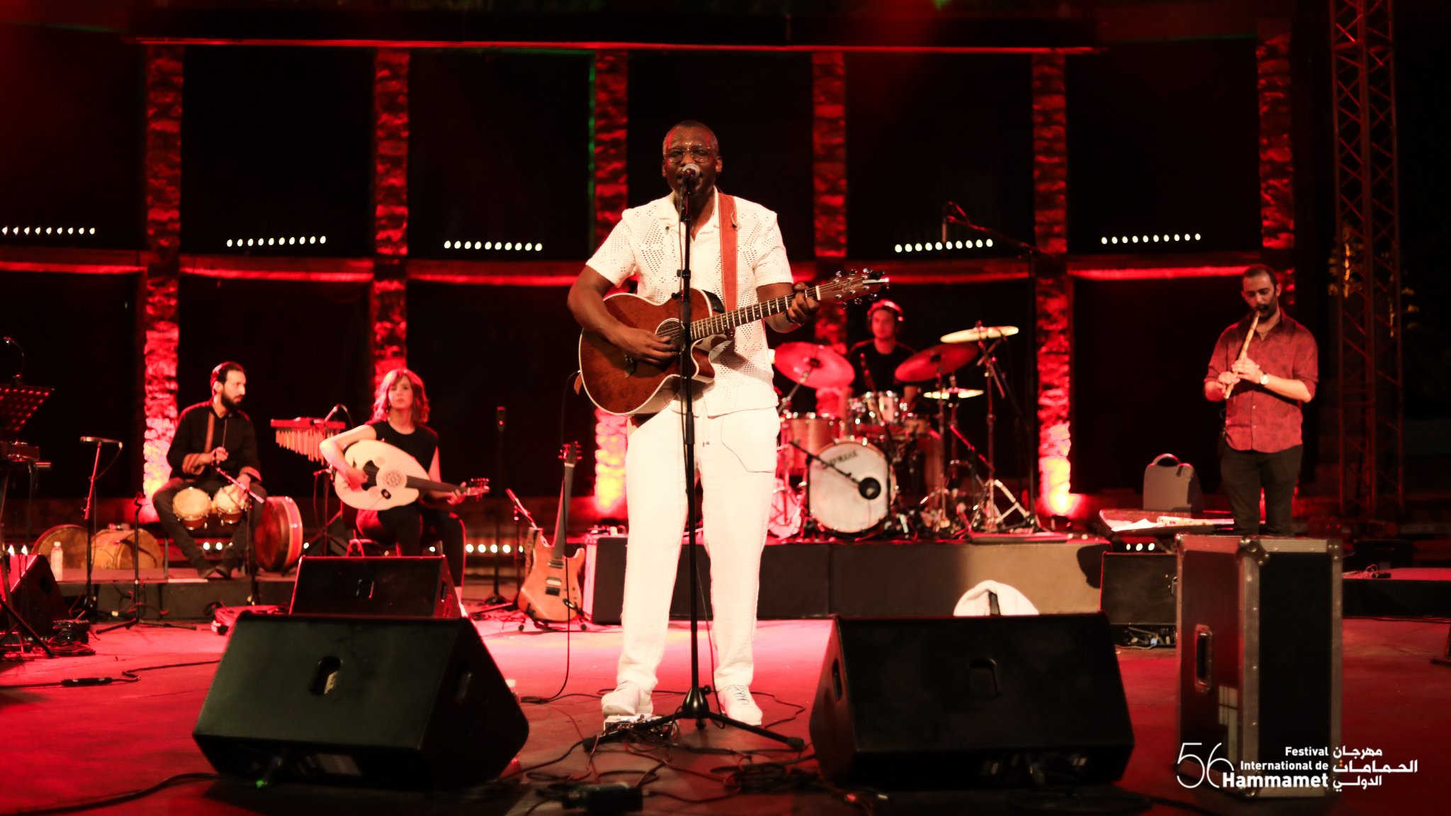 Sabri Mesbah fait vibrer ses fans au Festival international de Hammamet ...