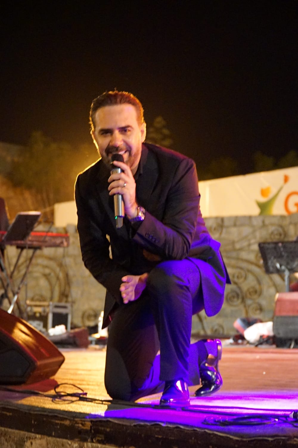Le duo Wael Jassar et Adham Marwan font un tour de chants complet et mémorable - Le Temps News