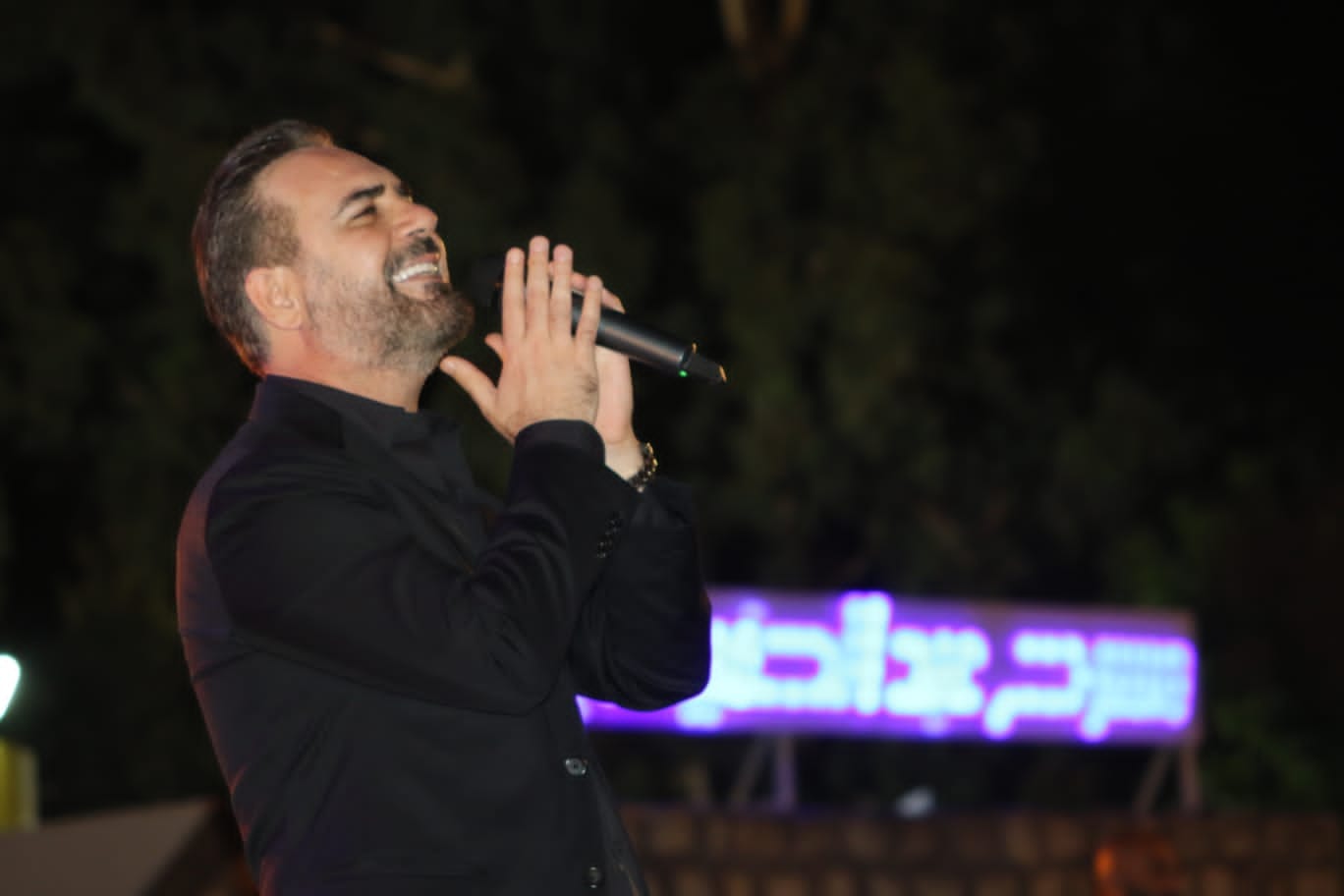 Le duo Wael Jassar et Adham Marwan font un tour de chants complet et ...